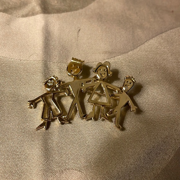 unbranded | Jewelry | Gold Colored Pin Family With Dad Mom Son Daughter ...